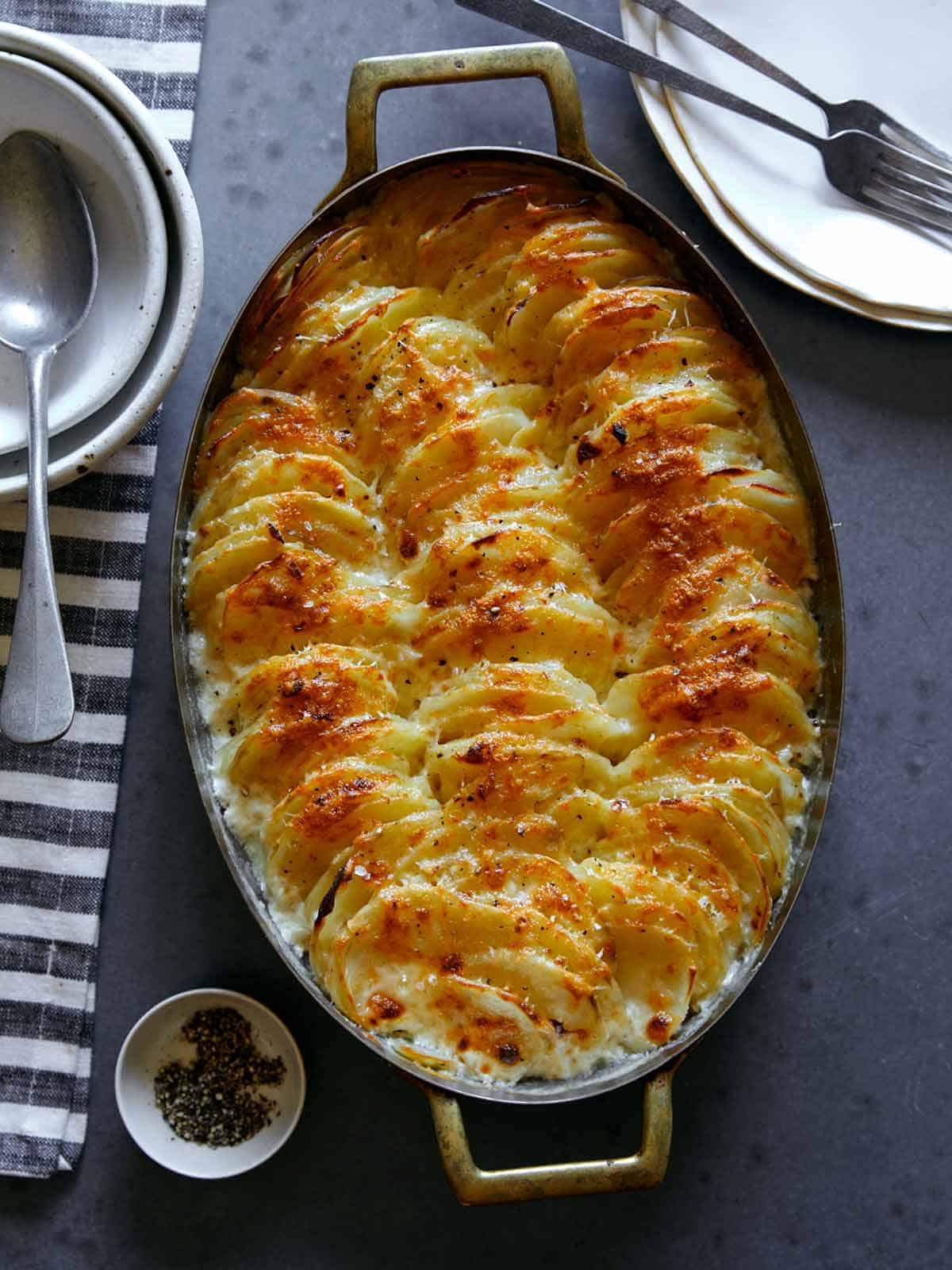 Cheesy Potatoes Gratin - Spoon Fork Bacon