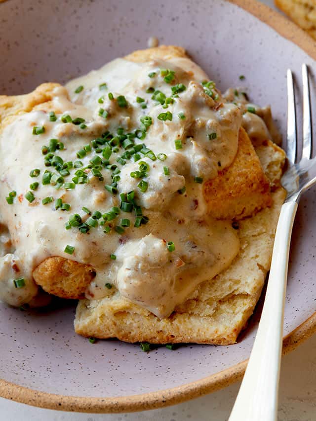 Biscuits & Gravy - Spoon Fork Bacon