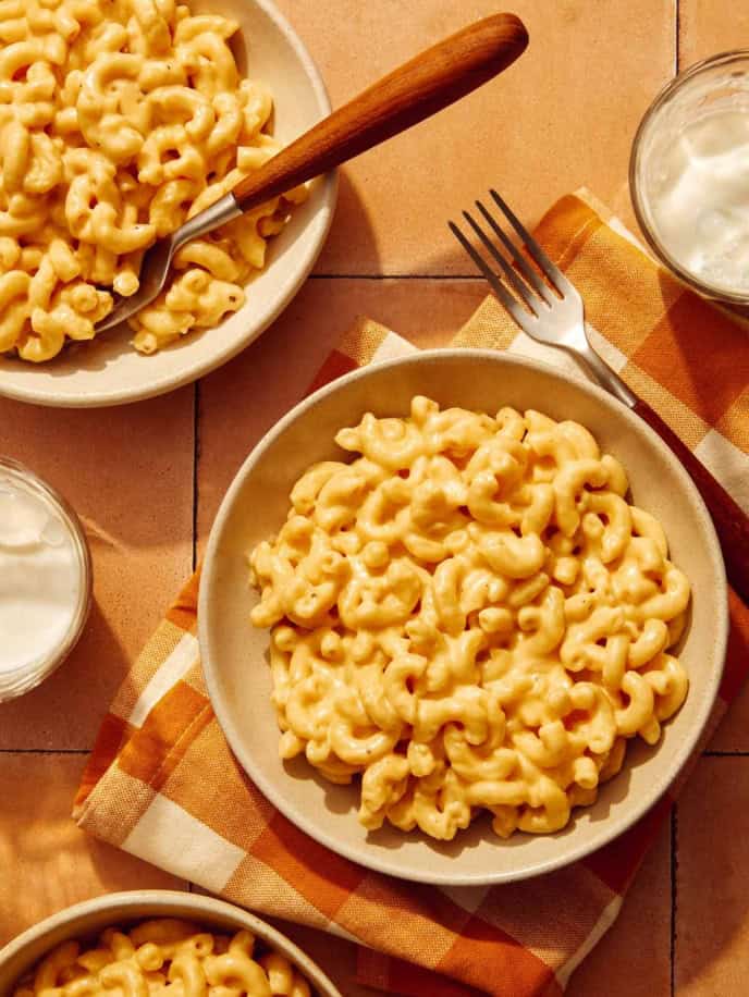 Crock Pot Mac and Cheese - Spoon Fork Bacon